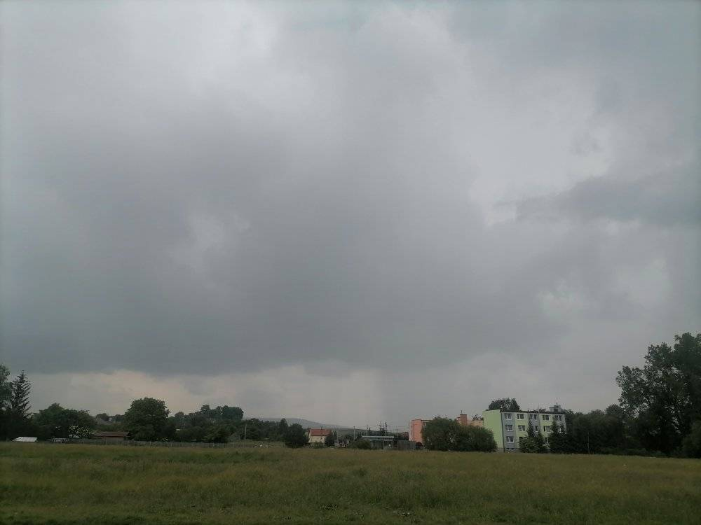 Intenzívne prehánky na celom Slovensku | iMeteo.sk