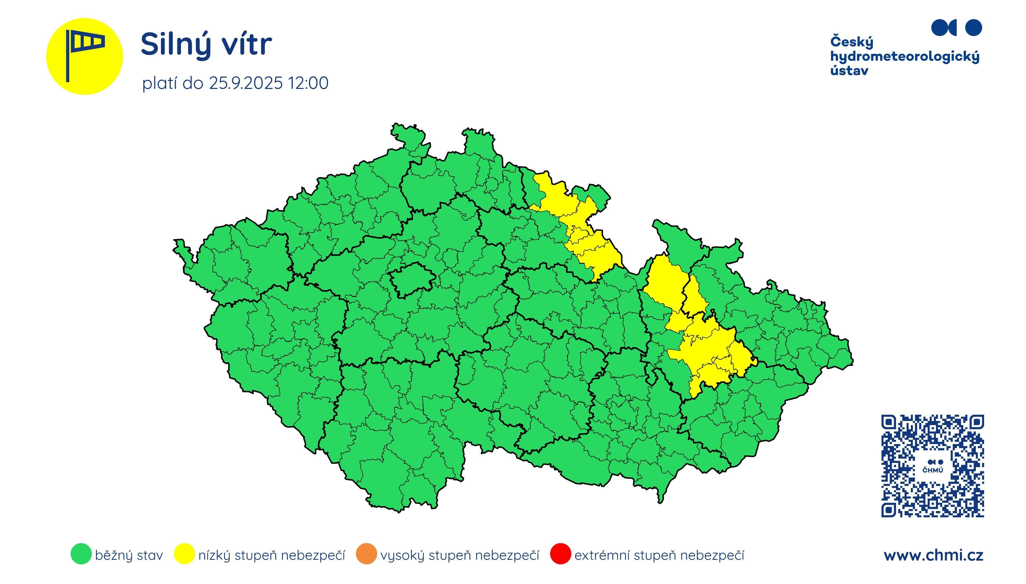 V našej oblasti vyčíňa víchrica. Vietor láme stromy a hasiči majú plné ruky práce | iMeteo.sk
