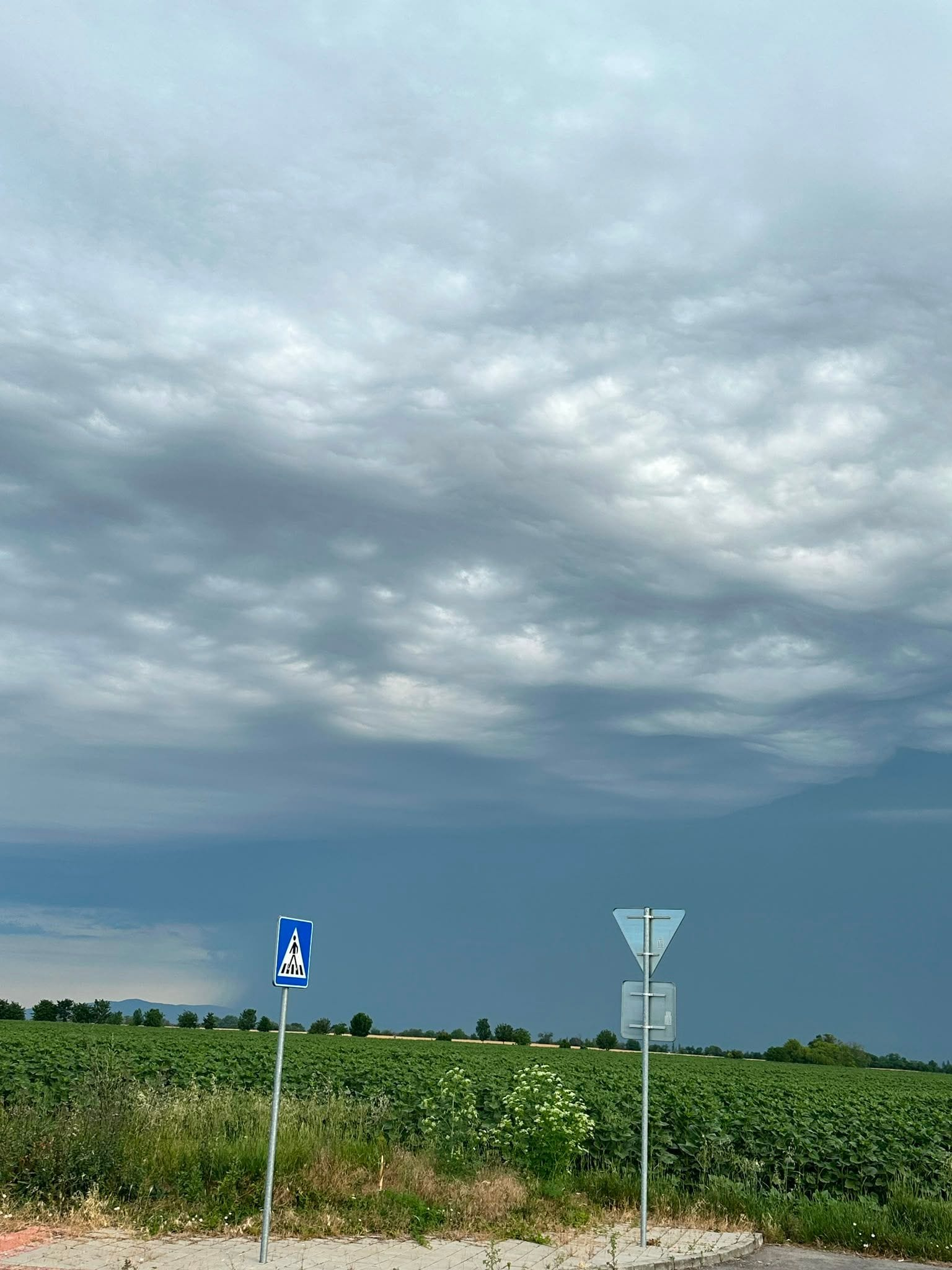 Atmosféra nad Slovenskom je nestabilná. Ranné búrky prinášajú vzácne ...