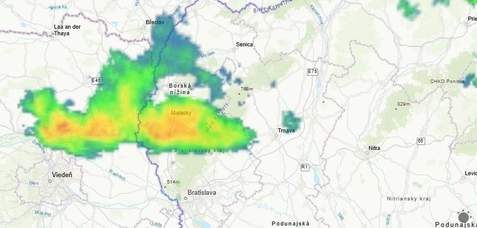 Od západu prichádzajú zrážky. Krajný západ schladí | iMeteo.sk