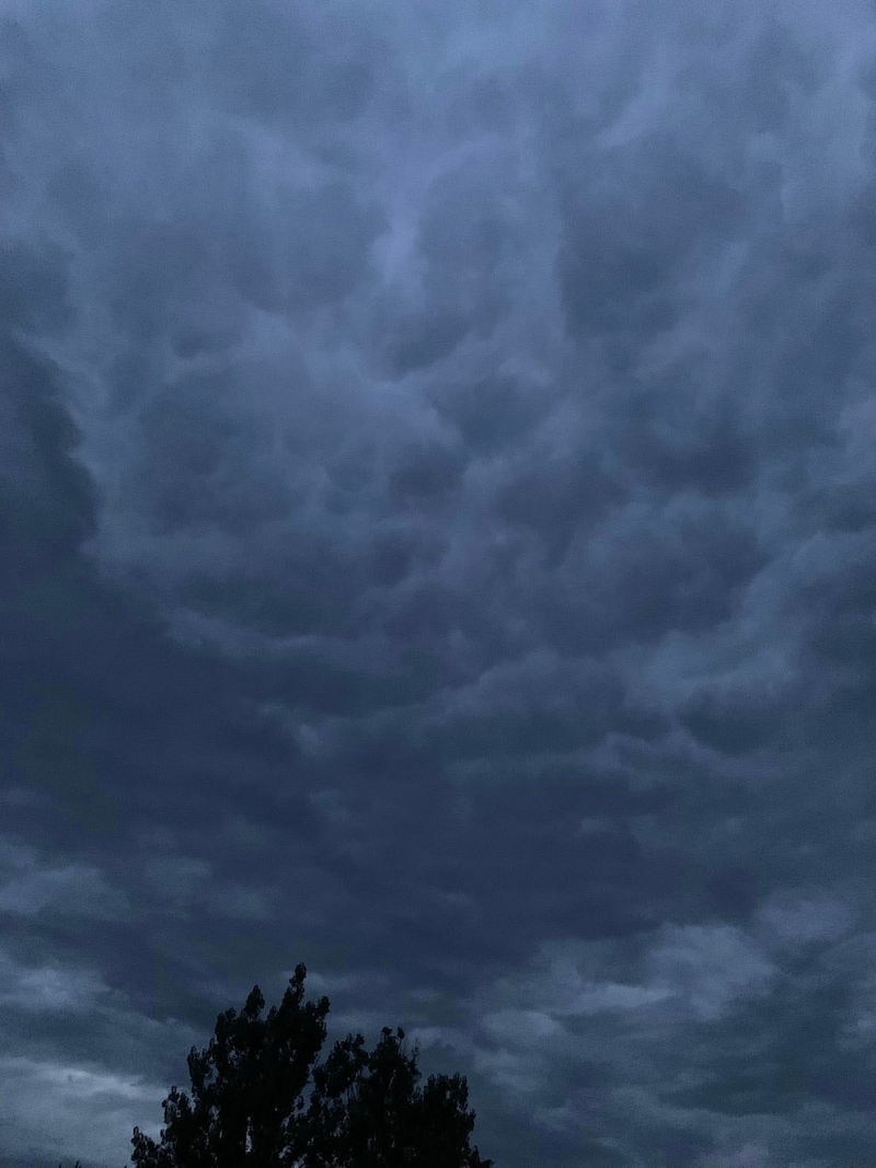 FOTO: Temné až strašidelné mammaty sa objavili nad Námestovom | iMeteo.sk